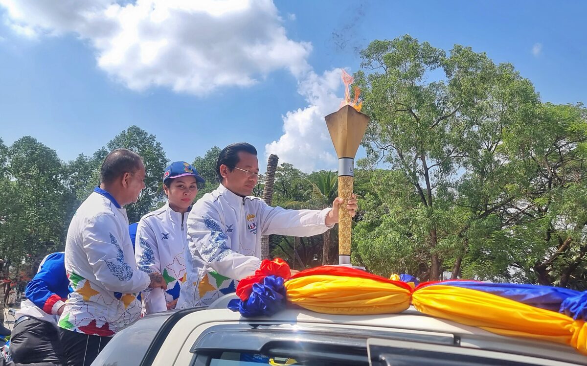Cambodiajeep Joins Torch Relay for the 32th SEA Games - Cambodia Jeep