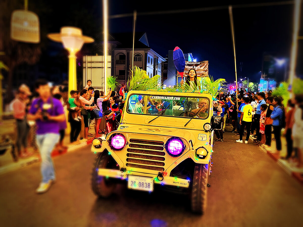 The 12th astonishing Giant Puppet Parade in Siem Reap - Cambodia Jeep